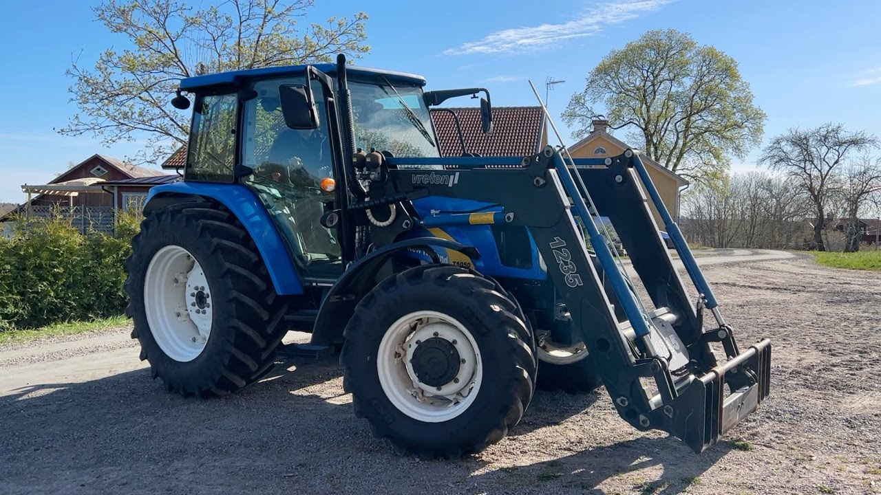 Köp Traktor New Holland T5050 på Klaravik - YouTube