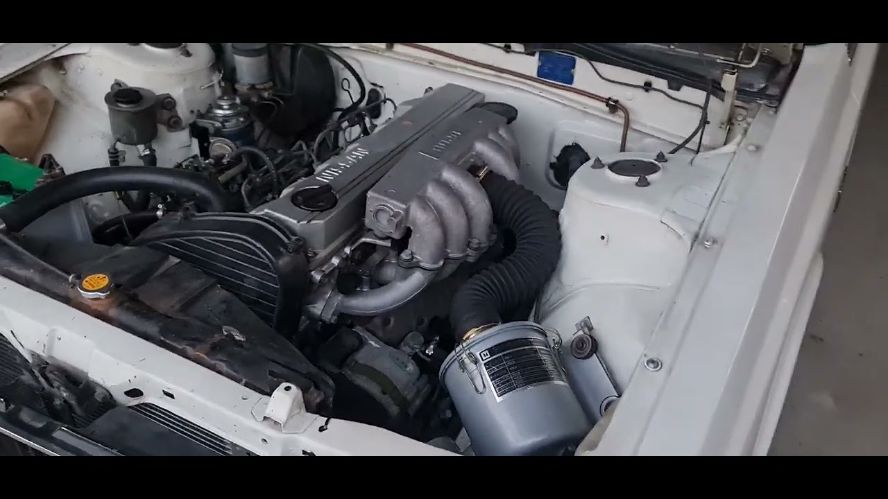 nissan laurel C32 swap engine nissan RD28 auto - YouTube