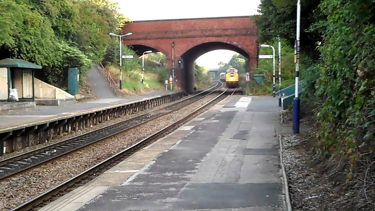 English Electric class 40 40145 Whistle's through Moston Station. - YouTube
