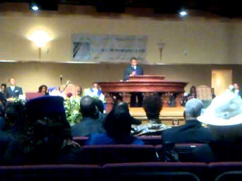 Bishop Howard @ Sam Murrell Homecoming 5 21 11 - YouTube