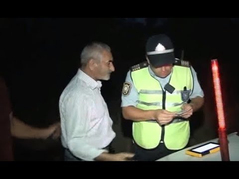 Polisə əsəbiləşib özünü söyən ağsaqqal