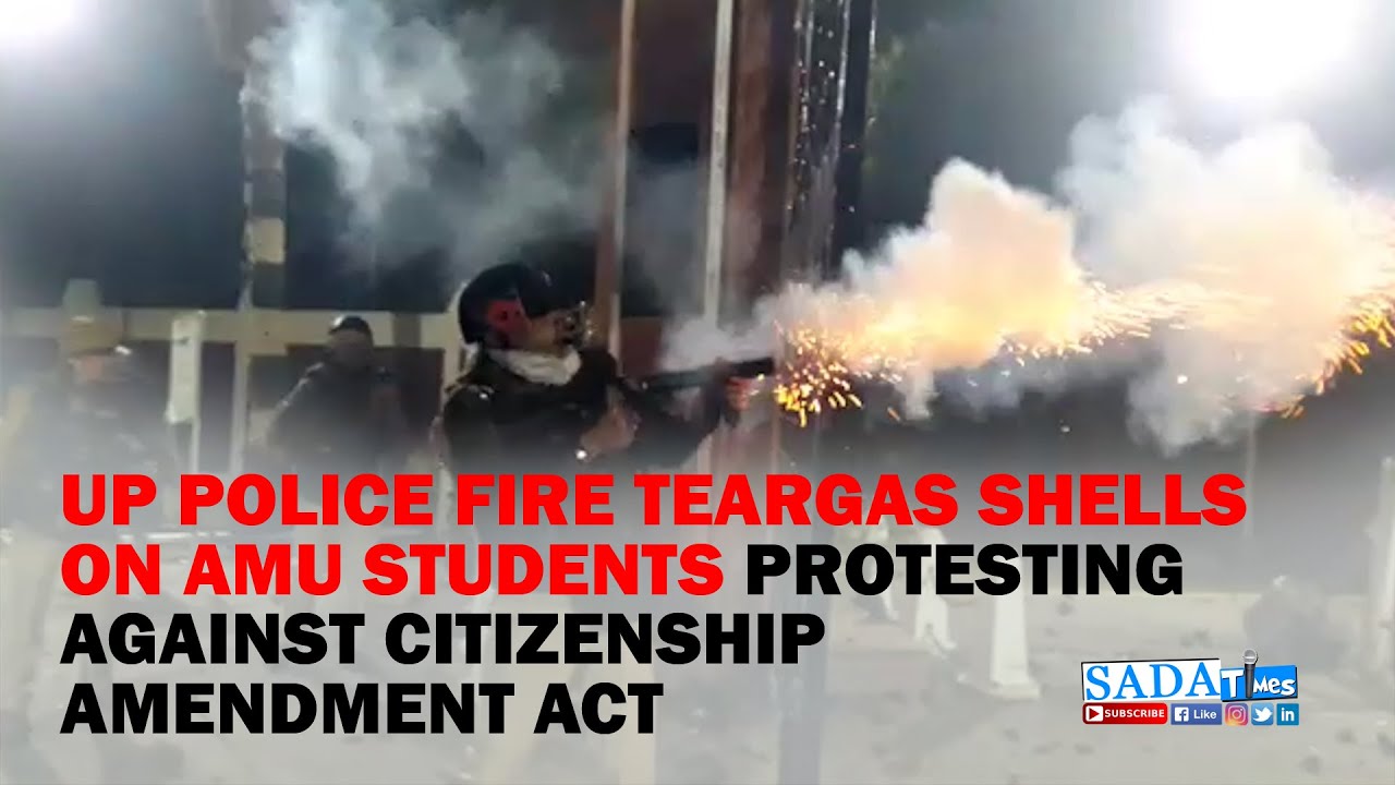 UP Police fire teargas shells on AMU students protesting against ...