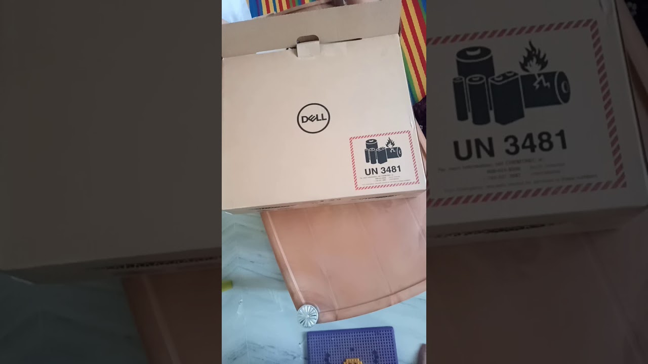Dell laptop opening - YouTube
