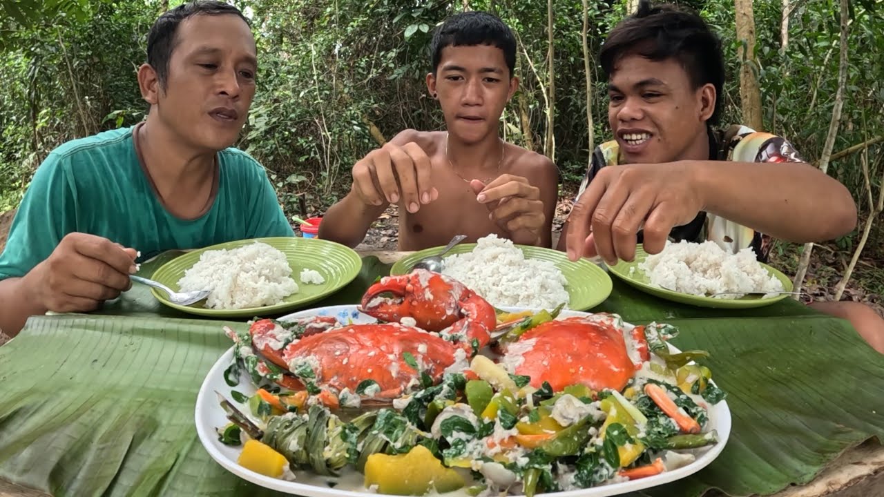 Alimango sa gata na may kalabasa at malunggay - YouTube