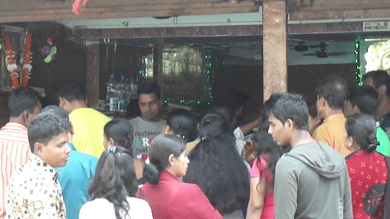 The Famous Khaja Store In Puri....Kakatua. - YouTube