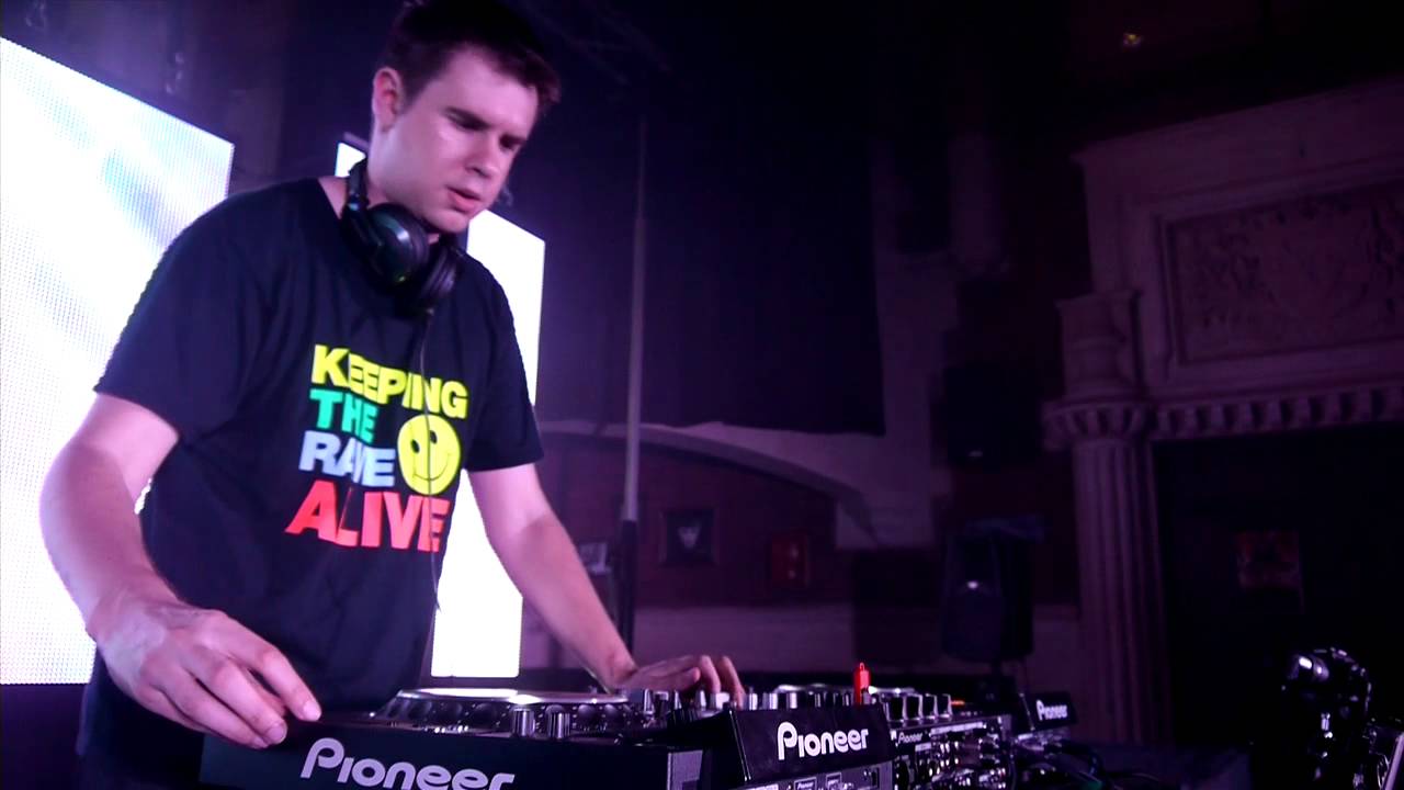 Kutski Live, Clubland TV #DJLIVE - YouTube
