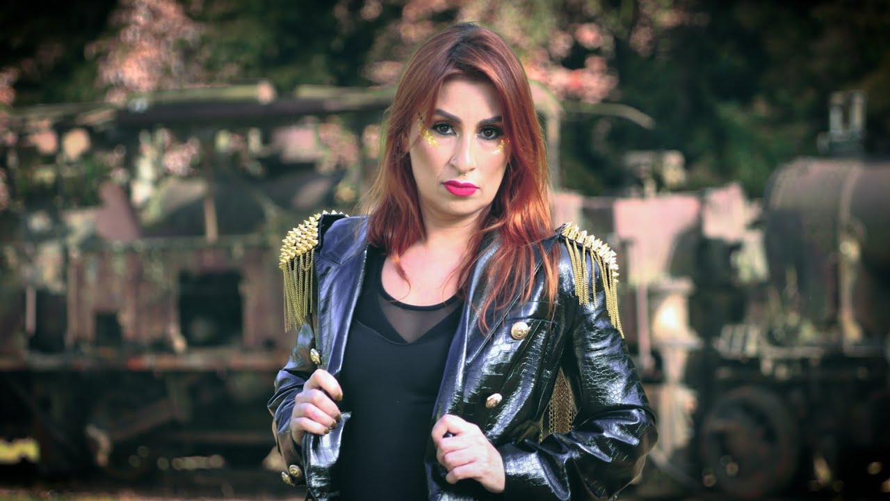 Let It Roar - Battle Beast Cover by Iara Vilaça - YouTube