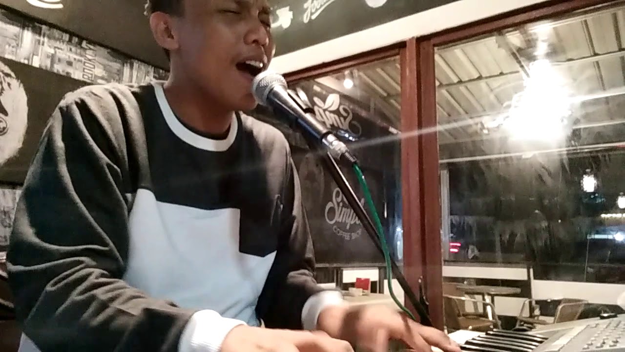 Sandy canester - sabtu minggu (cover) - YouTube