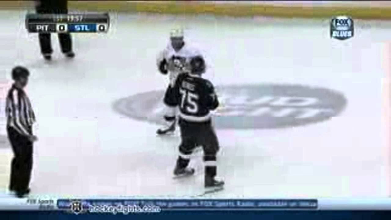 Ryan reaves and the blues fights - YouTube