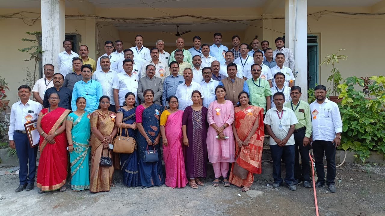 Andur | जवाहर महाविद्यालय अणदूर येथे माजी विद्यार्थी मेळावा उत्साहात ...