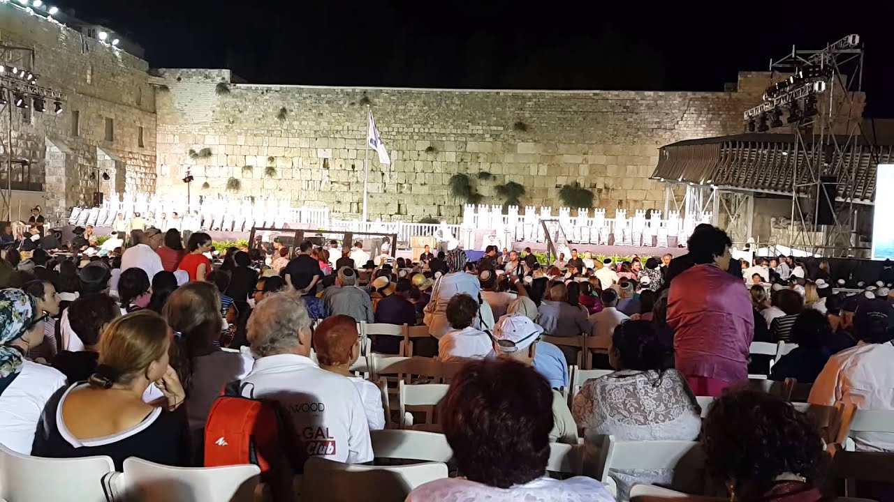 Prayer for IDF at Kotel - YouTube