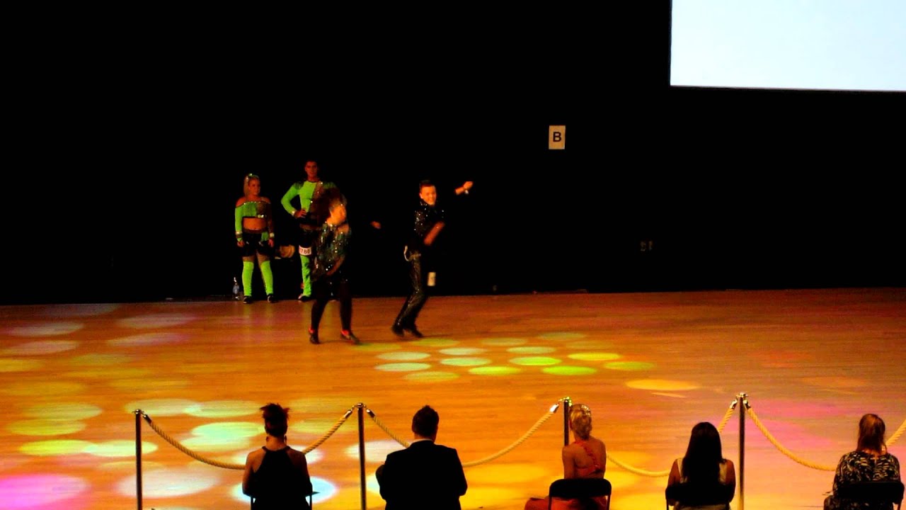 Filip Jonsson & Caisa Källgren - Disco SM 2012 - YouTube