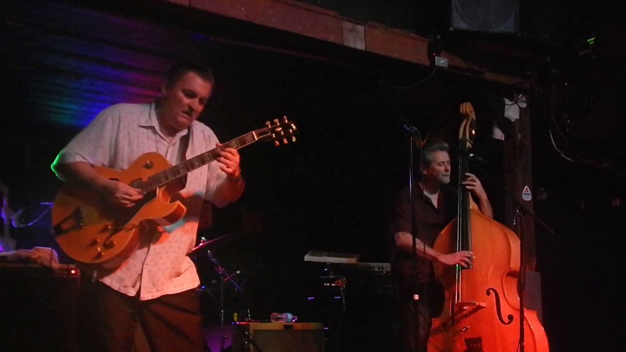 Charlie Baty - "Minor Swing" - YouTube