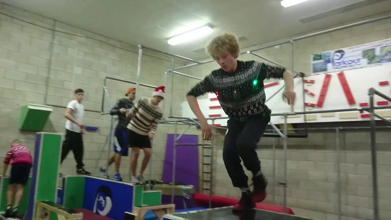 Xmas fun at Paramount Parkour - YouTube