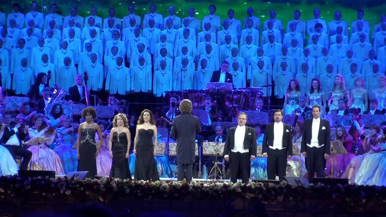 Maastricht 2012 Oh Fortuna Andre Rieu and the sopranos Kimmy, Carla ...