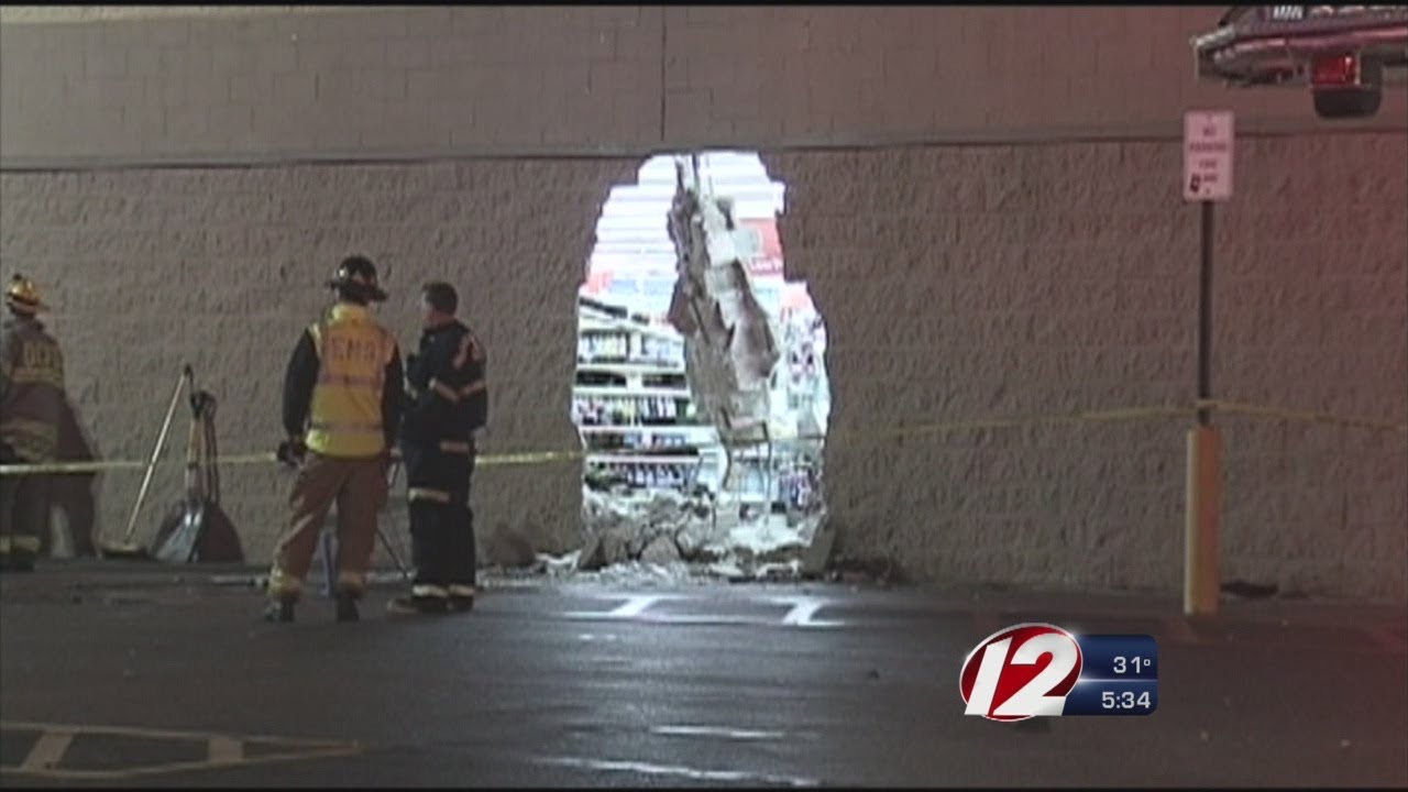 Van Smashes Hole in Side of Walmart - YouTube