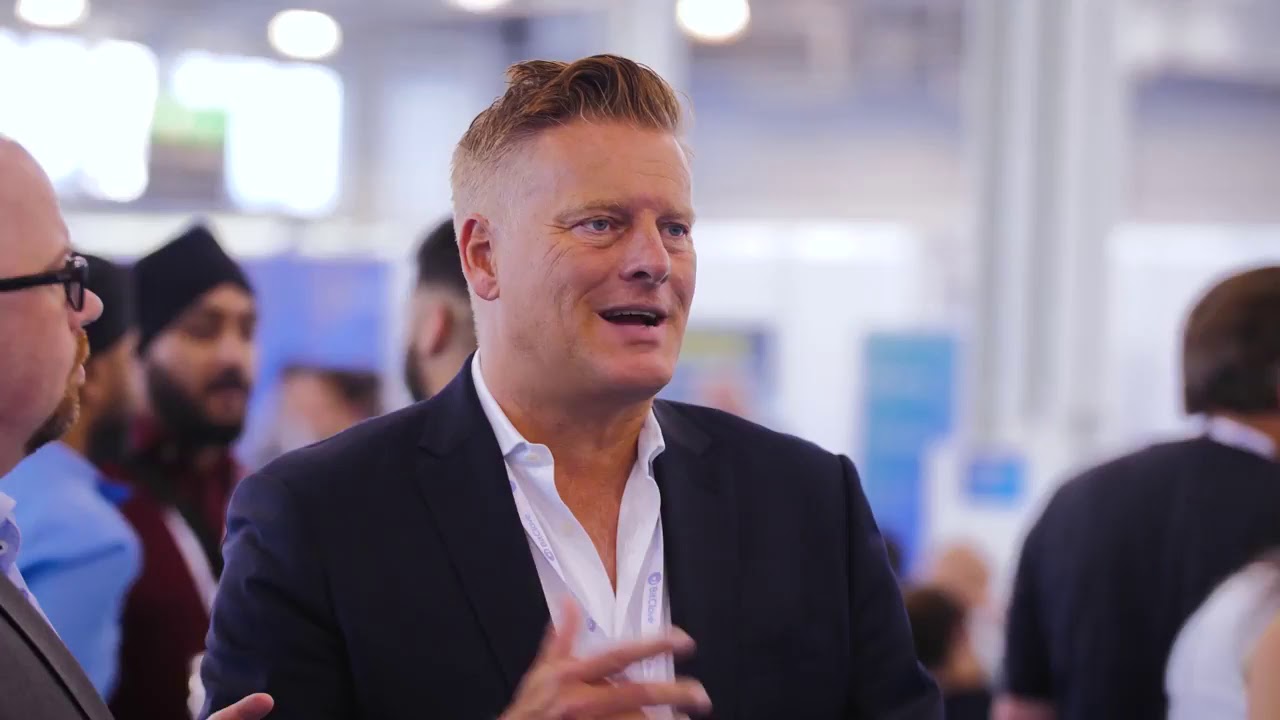 Alex Reinhardt beim Blockchain Summit London 2018 - YouTube