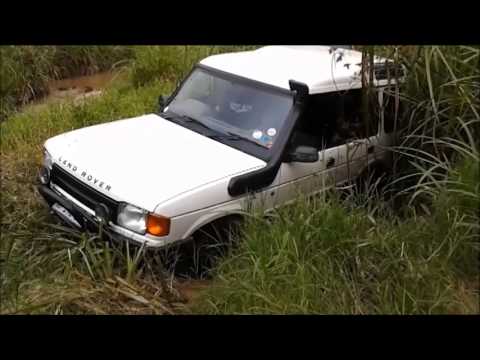 Land Rover Stuck in the mud - YouTube