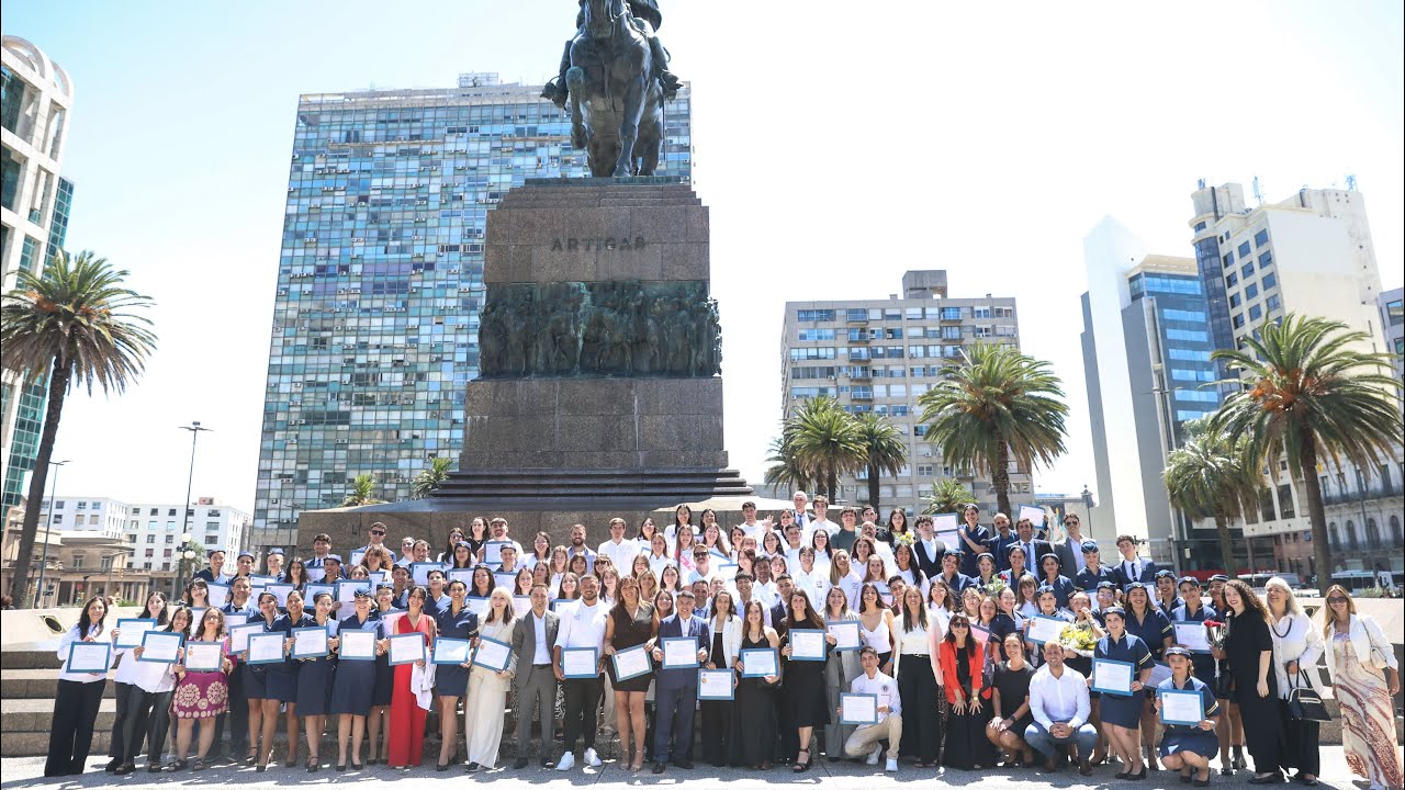 Graduación ITHU - Instituto Turístico Hotelero del Uruguay 🇺🇾 - YouTube