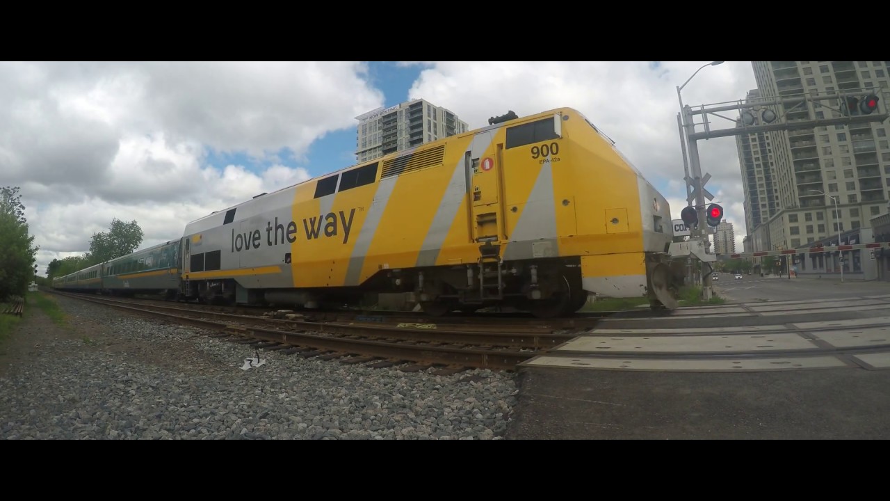 VIA Rail train #72 (Windsor-Toronto) arrives at London ON [gopro,4k ...