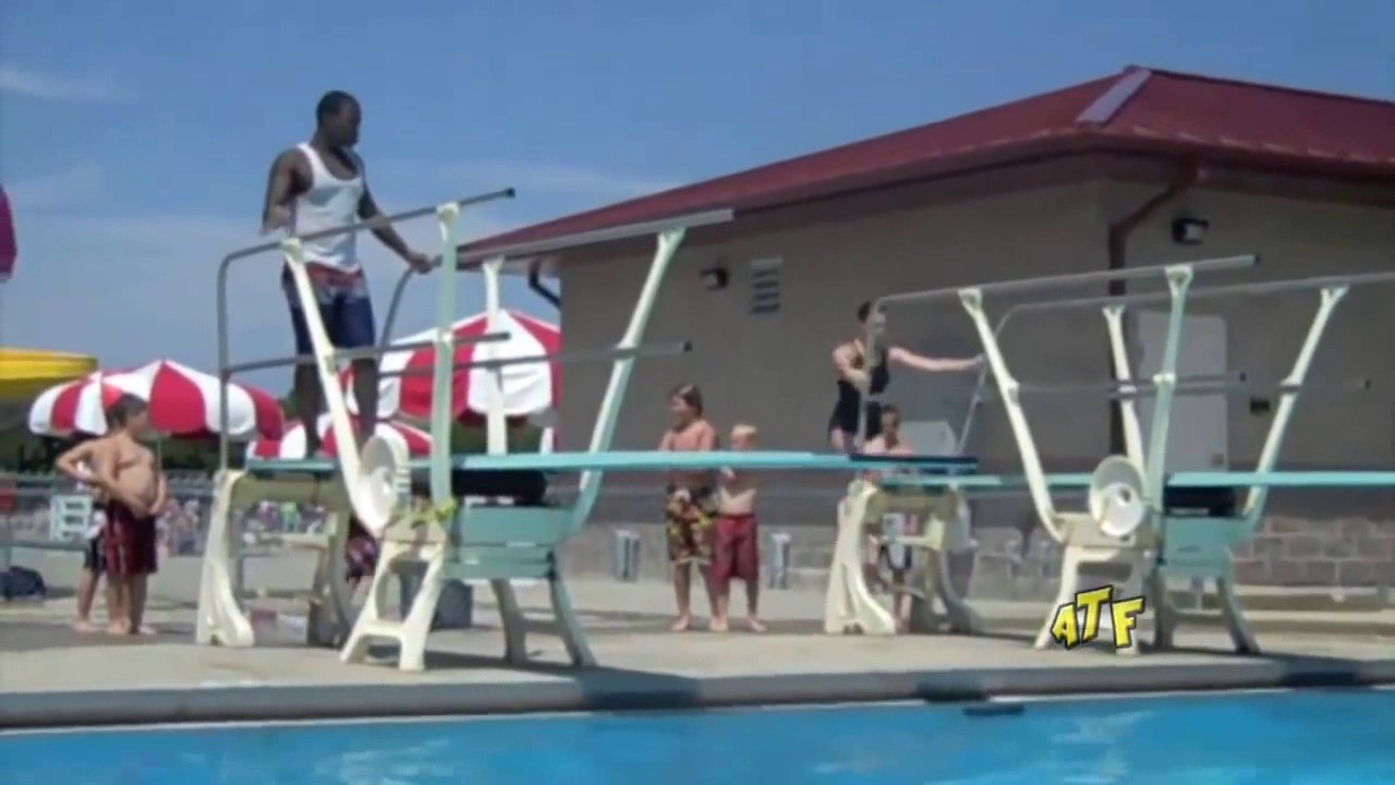 NEW EPIC DIVING FAILS 2017 - YouTube