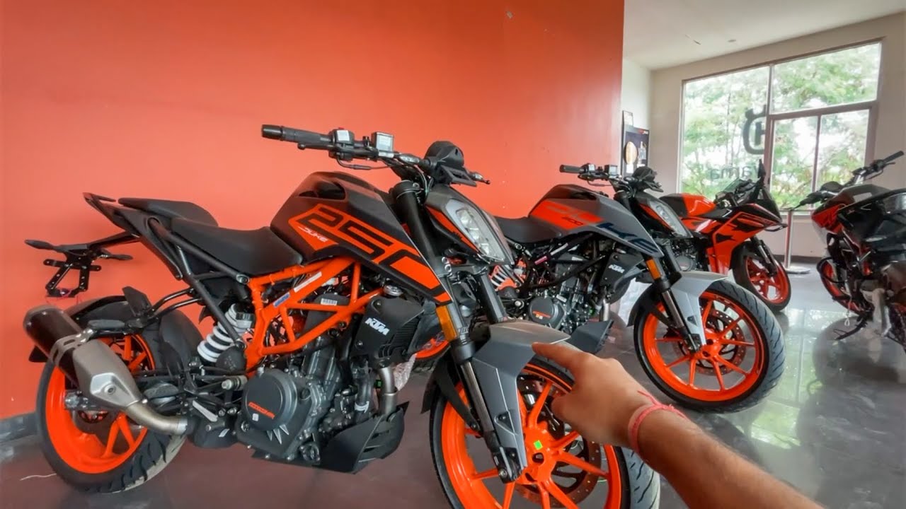 2023 KTM Duke 250 vs Duke 200 Full Review - YouTube