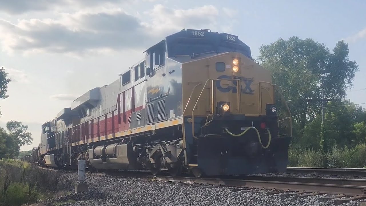 Short Chase of CSX 1852 (Western Maryland H.U) Leading L303 - From ...