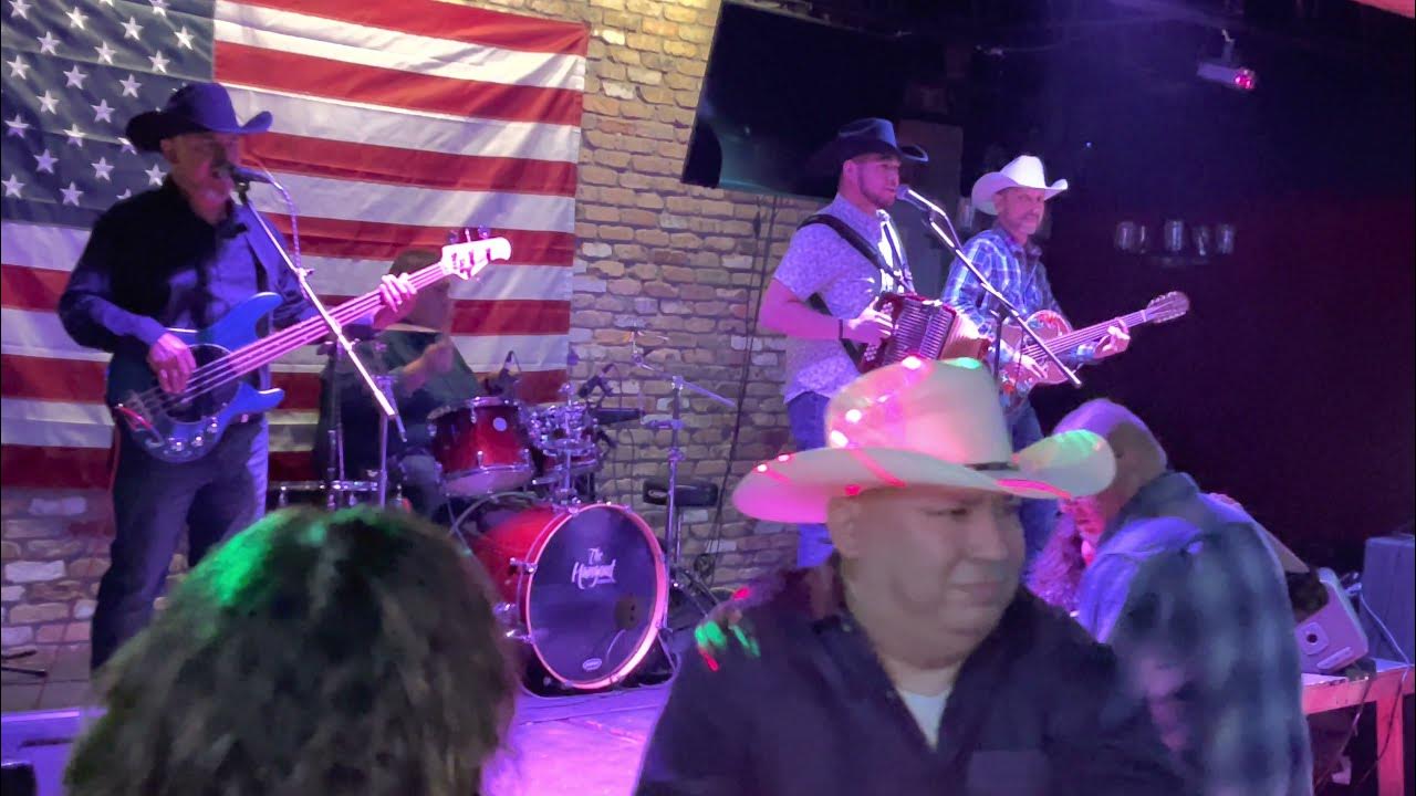 Lazaro Perez y su Conjunto @ Winters in Pasadena Tx. Don’t own the rights to the music - YouTube