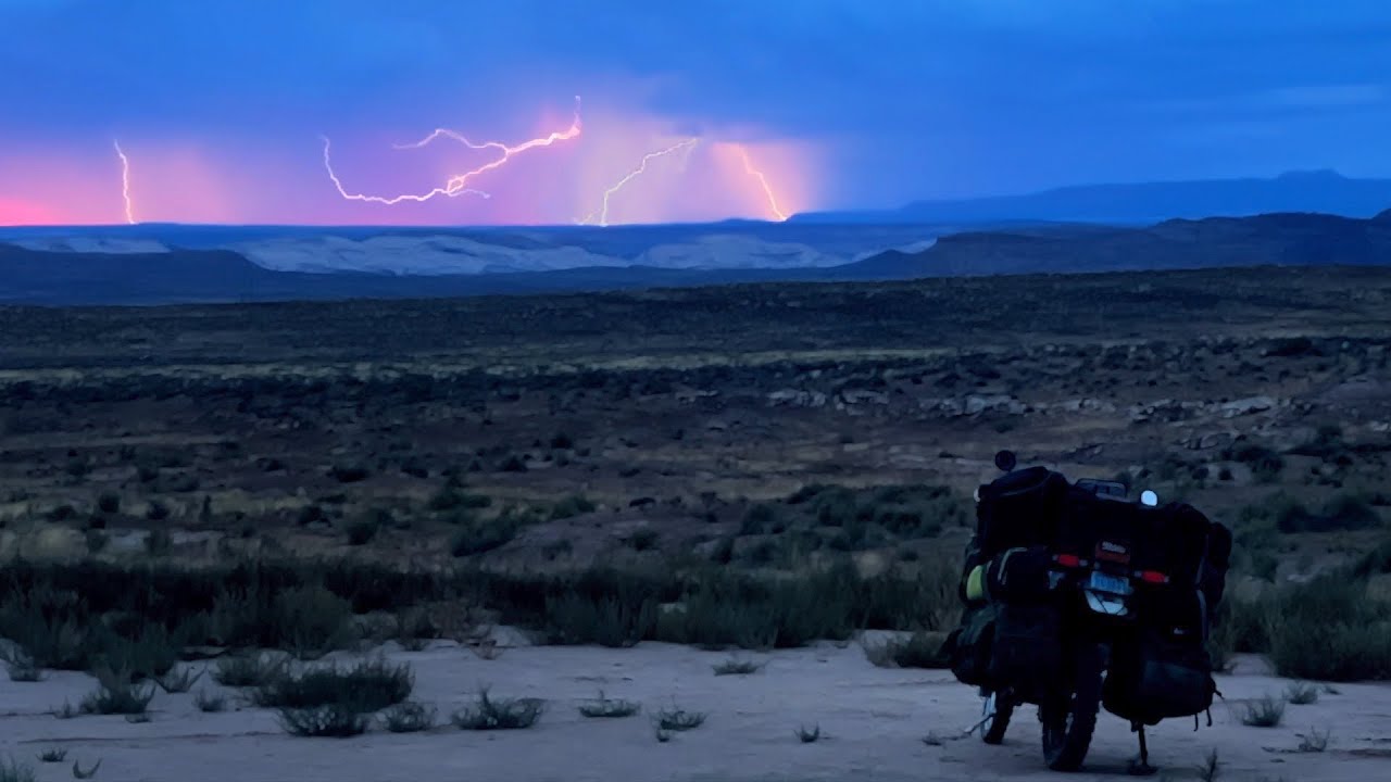 Beautiful thunderstorm in southeastern Utah - YouTube