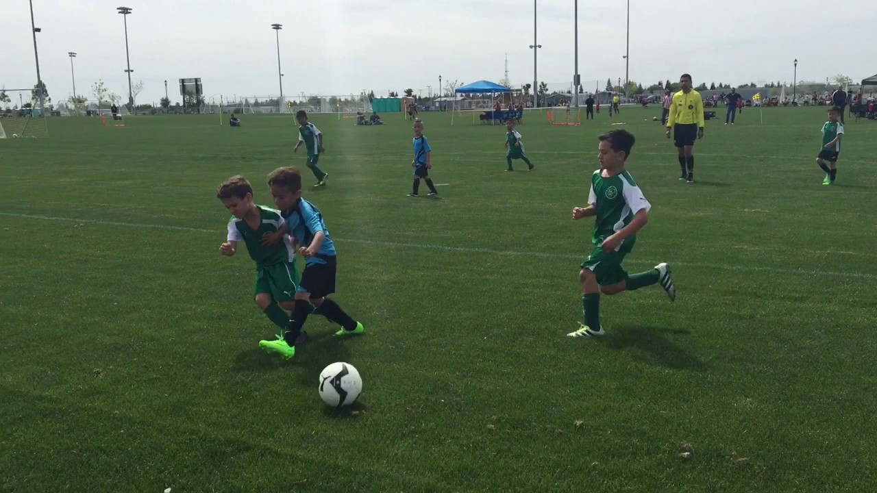 Soccer Game Under 8 - YouTube