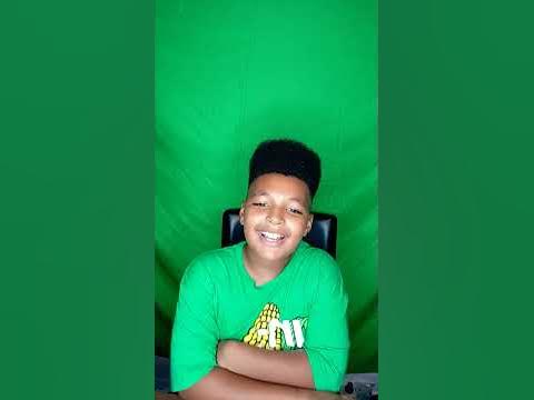 when you purposely accidentally bump into someone - YouTube