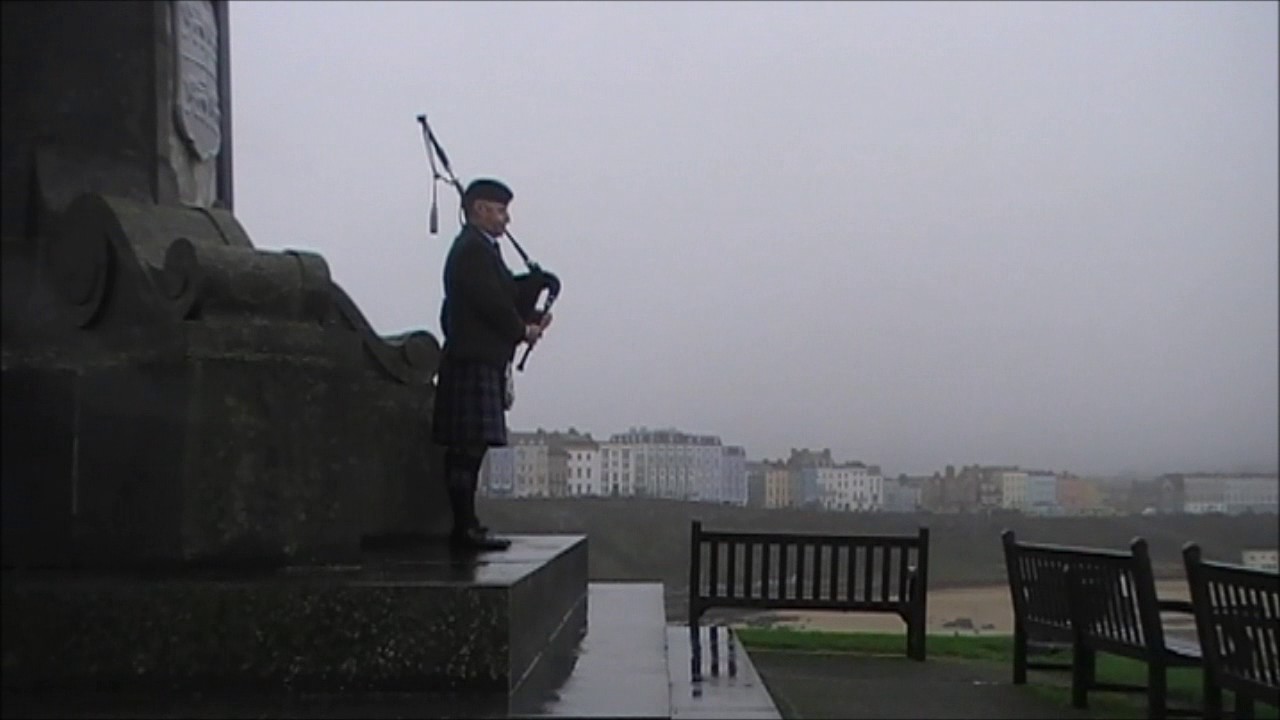 'The Dark Isle' by Bagpiper in South Wales John Campbell - YouTube