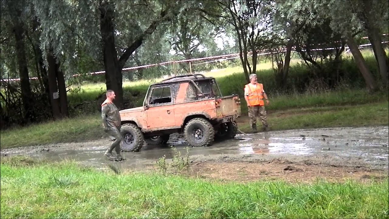 Defender 90 truck cab - Mud Run - Billing Land Rover Fest 2015 [2 ...