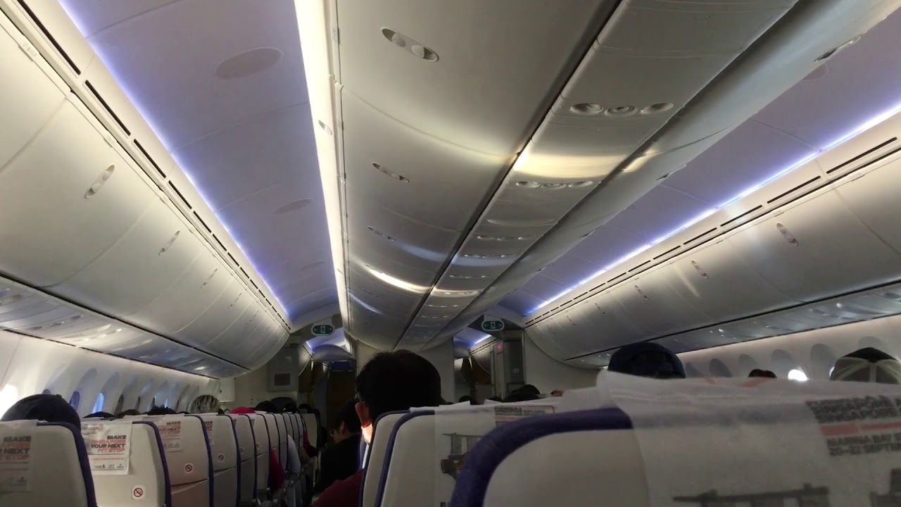 SCOOT FLIGHT TR896 BEFORE LANDING ANNOUNCEMENT - YouTube