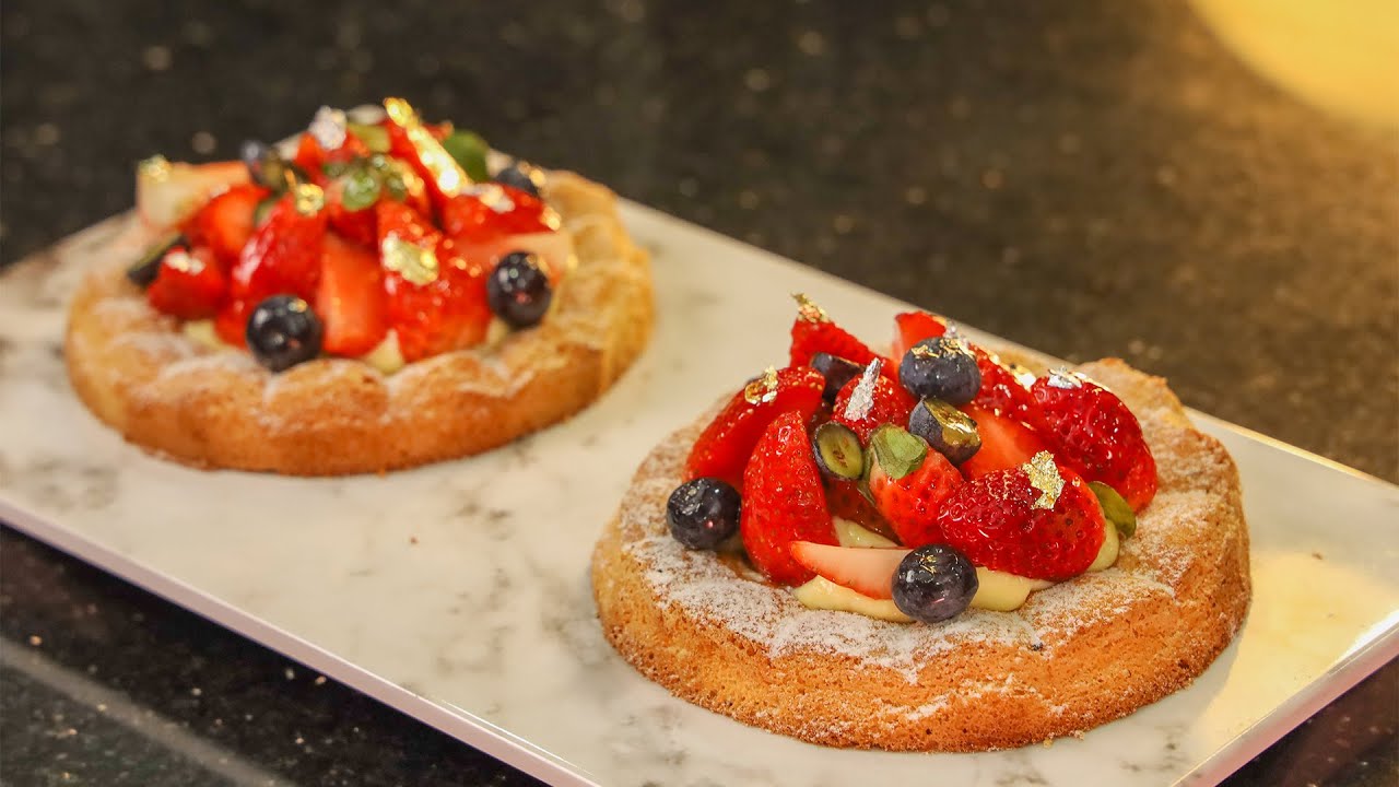 STRAWBERRY DACQUOISE CAKE 草莓达克瓦斯 | Harold's Academy - YouTube