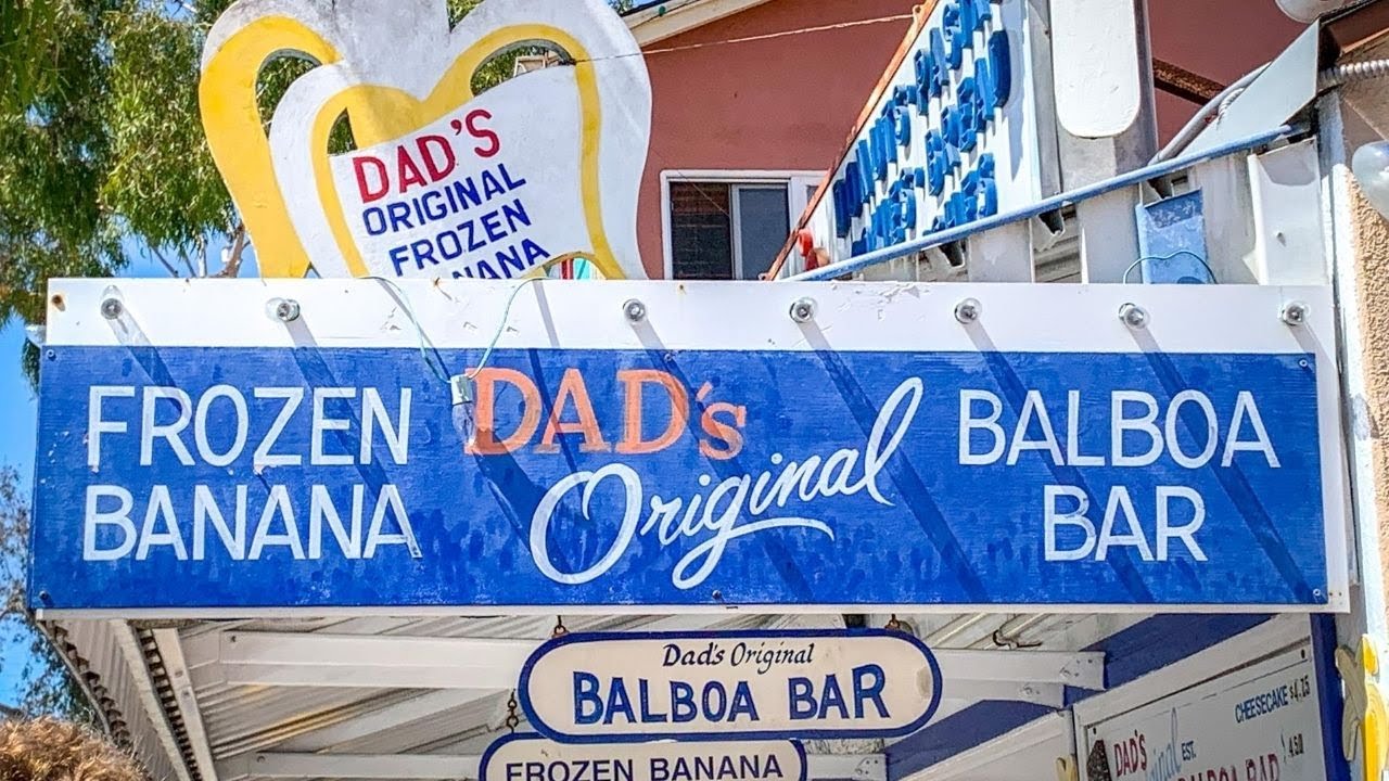 Exploring Balboa Island! Balboa Bars and Hippo Cookies - YouTube