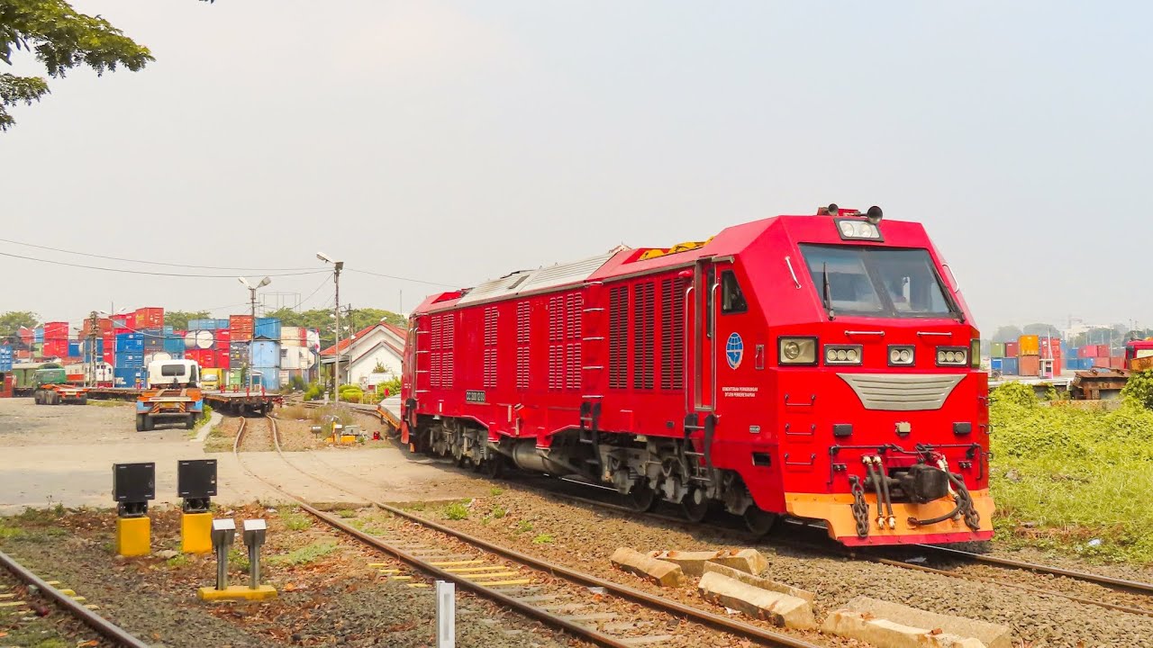 SIAP BERDINAS REGULER KEMBALI ?! PERTAMA KALI LOKOMOTIF CC 300 ...