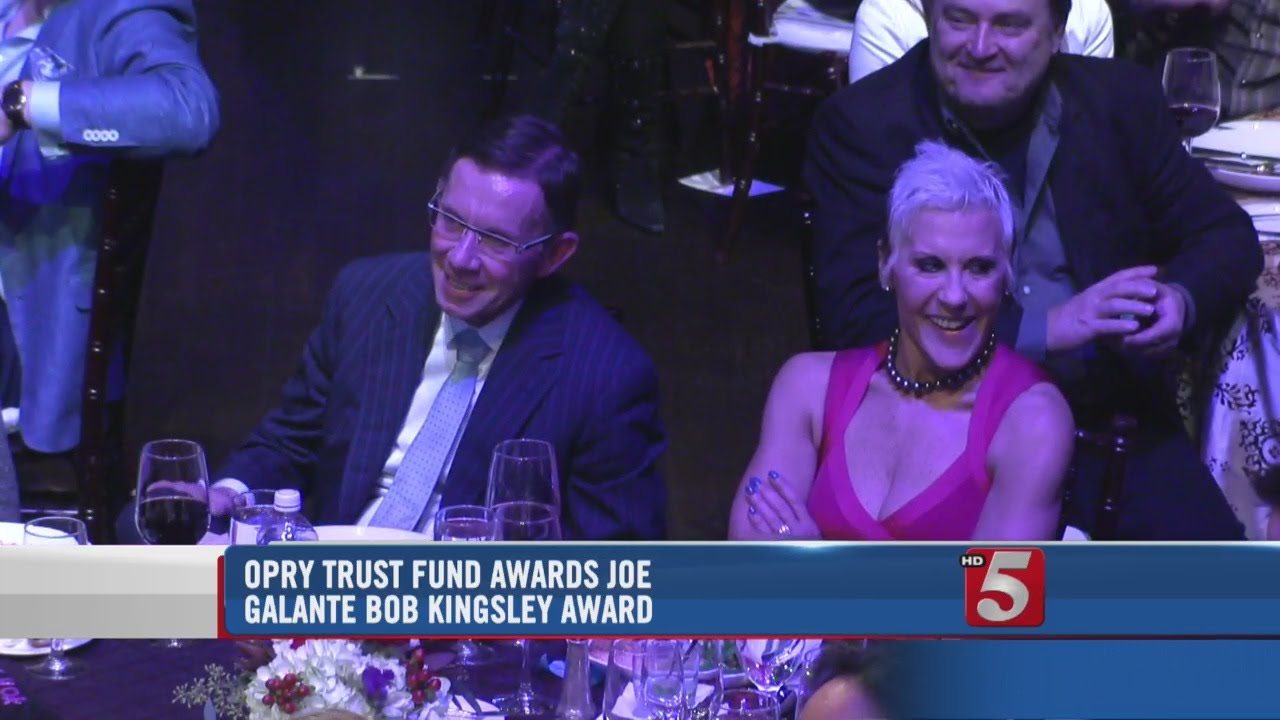 Joe Galante Receives Bob Kingsley Living Legend Award - YouTube