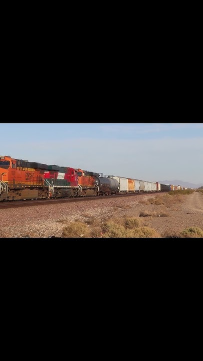 BNSF 3695 ET44C4 MP733 Manifest Train #shorts #bnsf #bnsfFrailway - YouTube