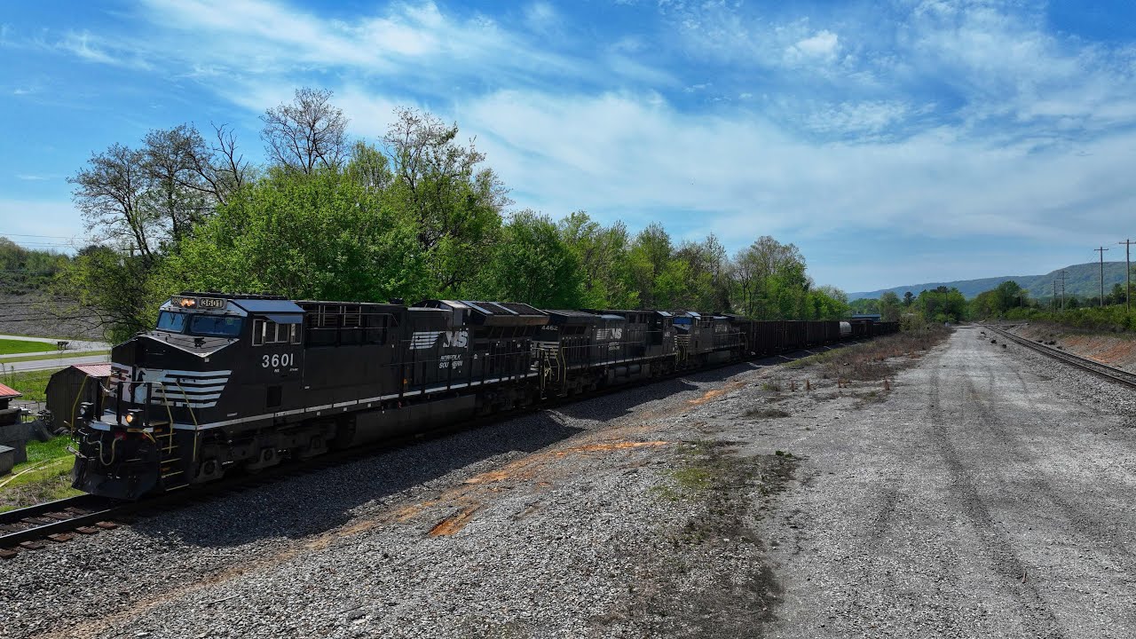 Norfolk Southern 170 rolling thru Harriman Tennessee - YouTube