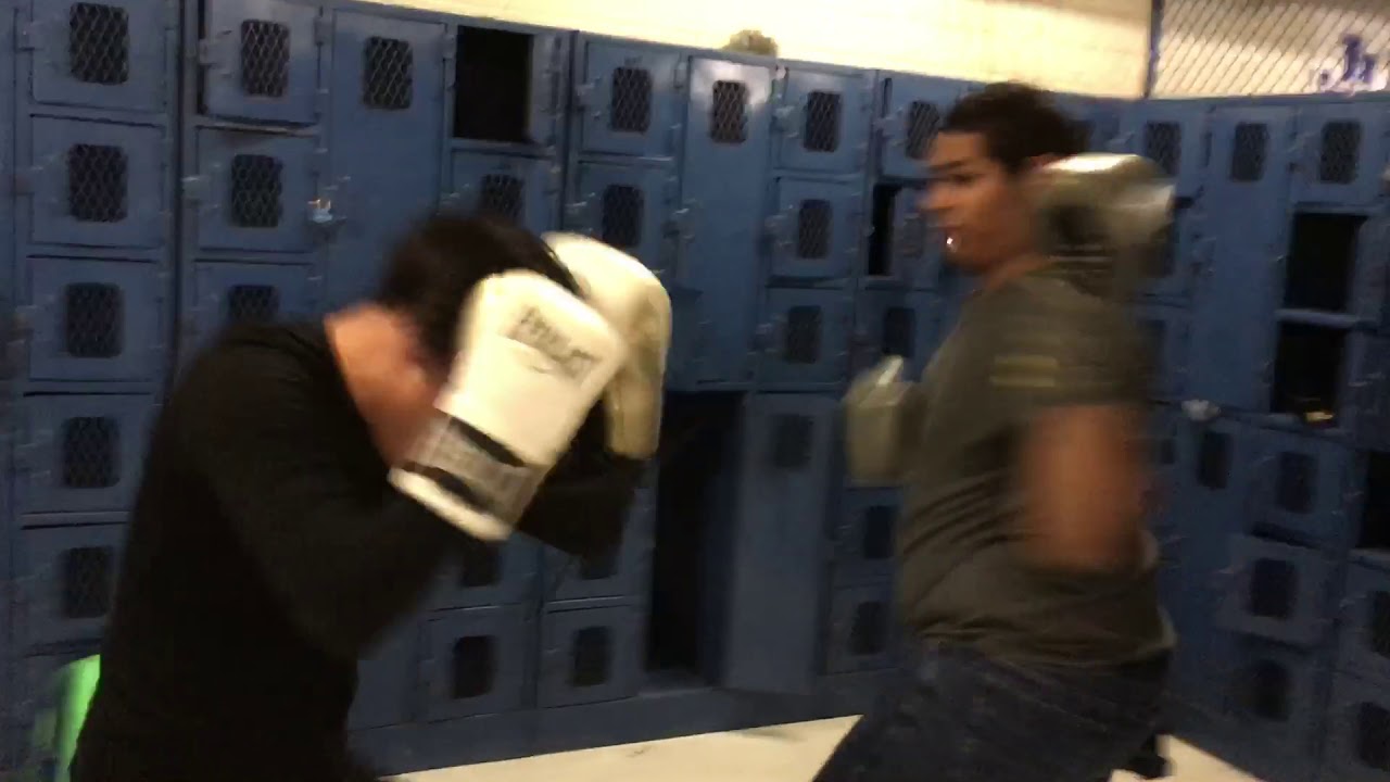 High school FIGHT!!!!! (Bloody fight breaks out in locker room - YouTube