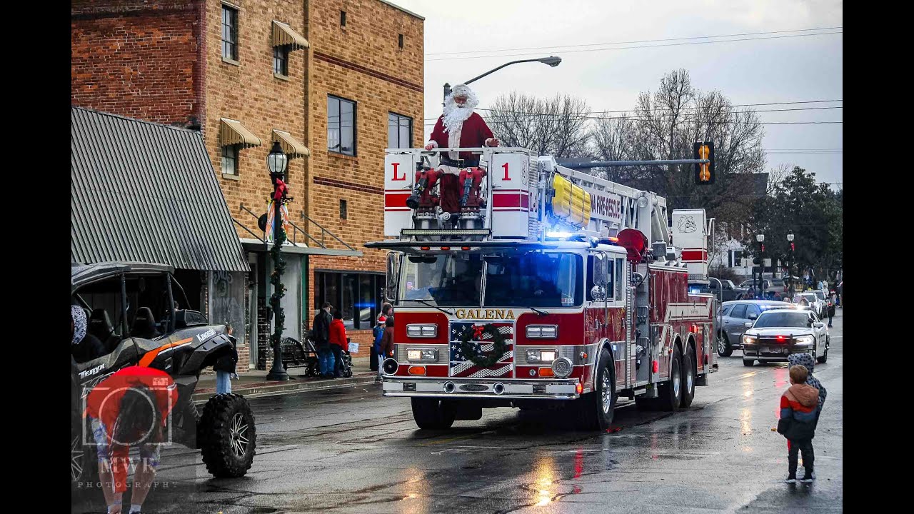 Galena Kansas 2023 Christmas Parade on old Route 66 - YouTube