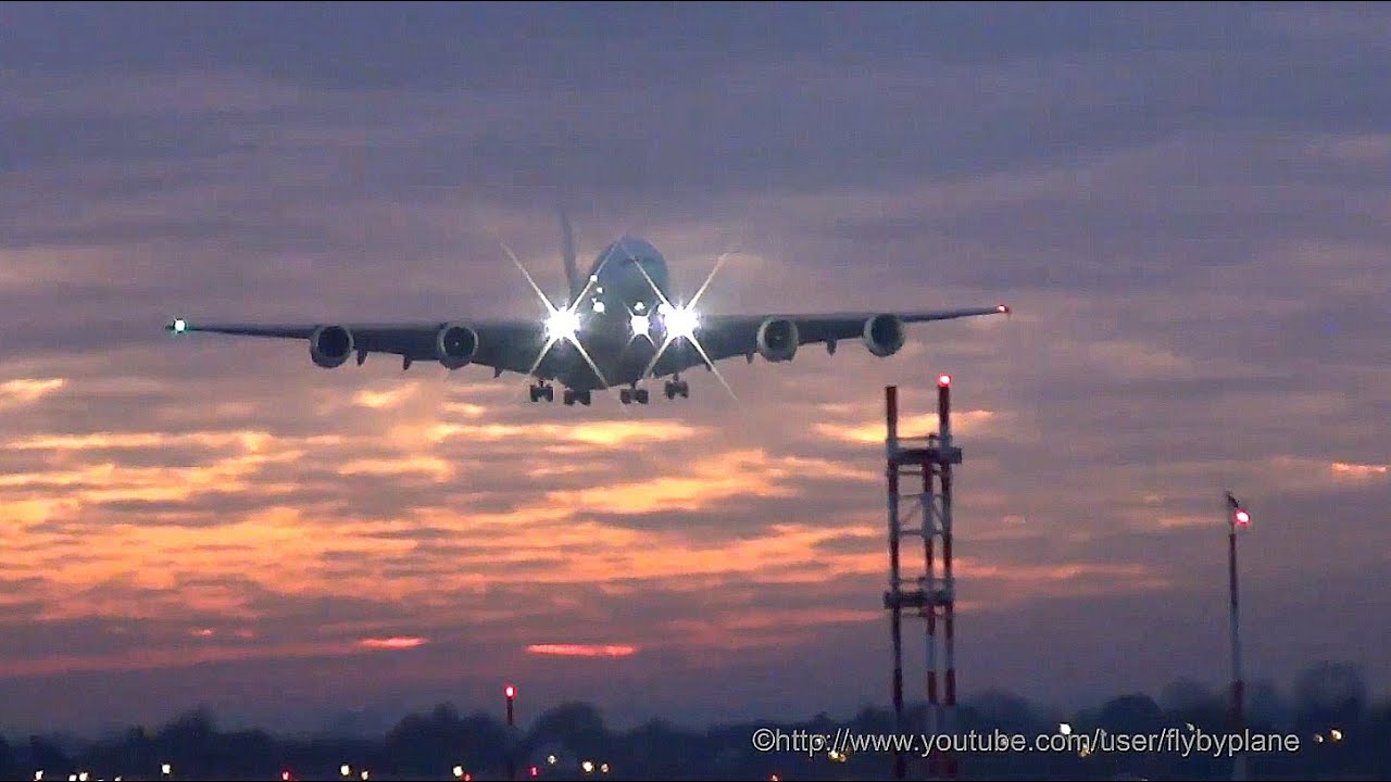 Emirates A380 A6-EEC Sunset Go Around and Landing Hamburg Finkenwerder ...