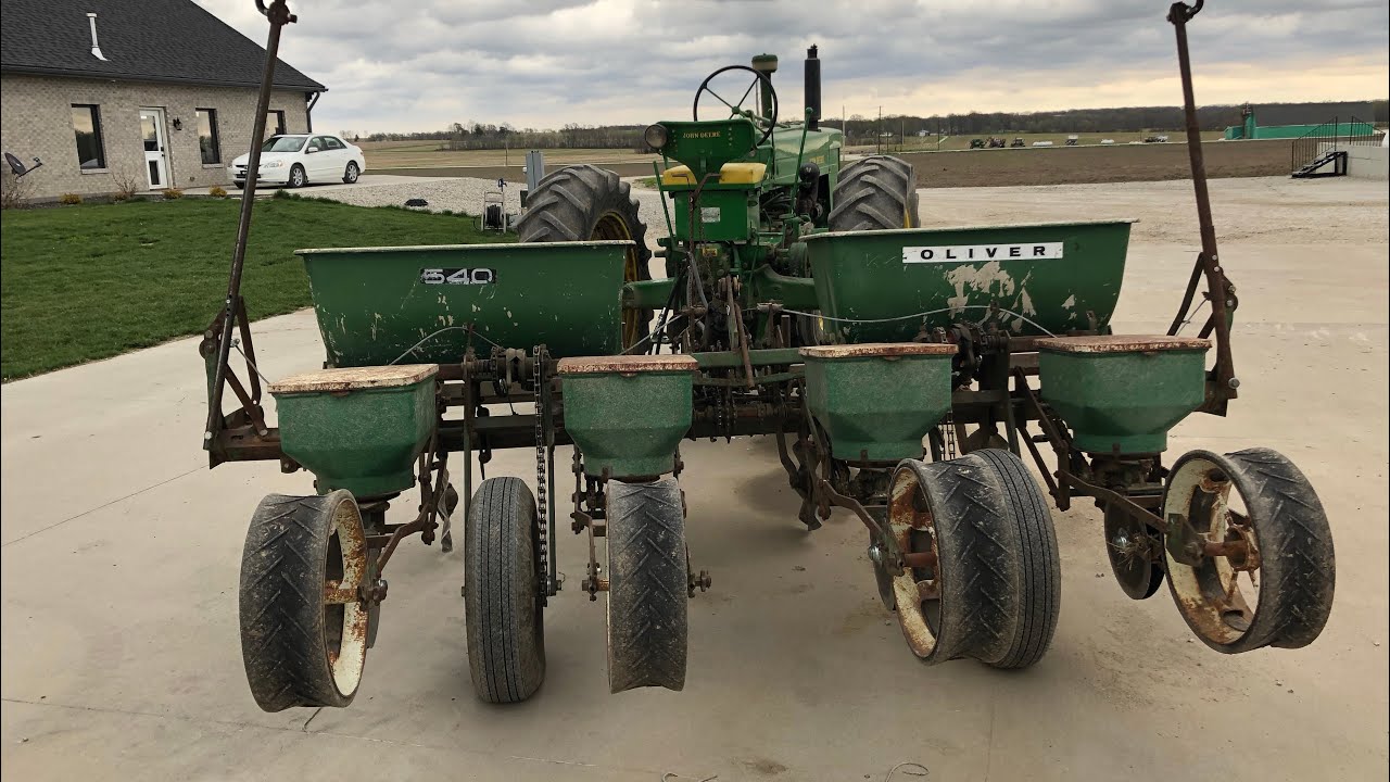 Planting sweet corn with Oliver 540 and John Deere 70 - YouTube