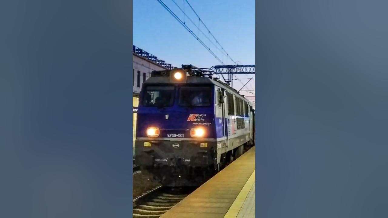 EP09-001 + pociąg IC ARTUS - YouTube