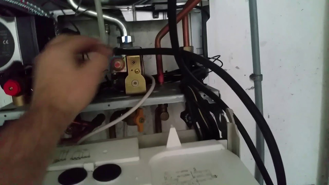 Vokera Compact 28 checking gas valve settings. - YouTube