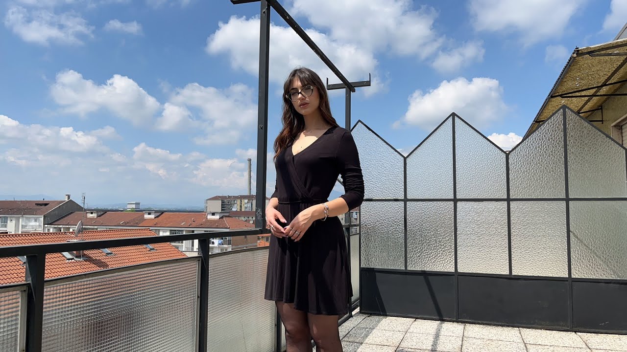Live bella e sensuale fotomodella italiana model film tacchi alti ...