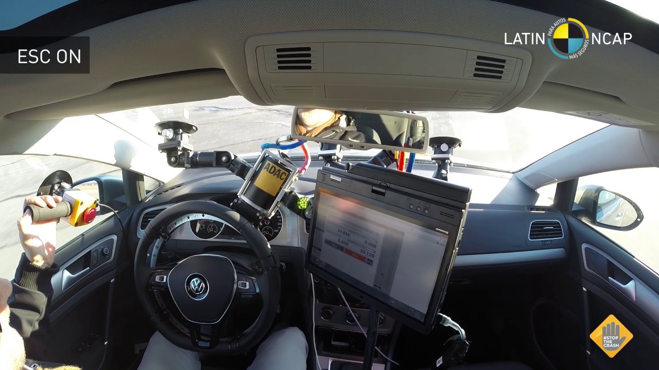 Volkswagen Golf ESC Test - Latin NCAP - YouTube
