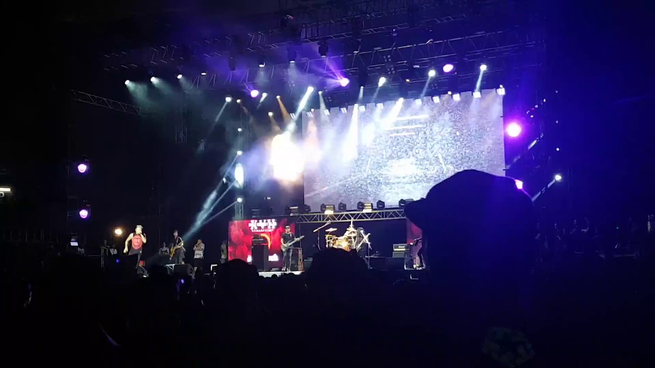 Agent Orange Slapshock Live Pss17 - YouTube