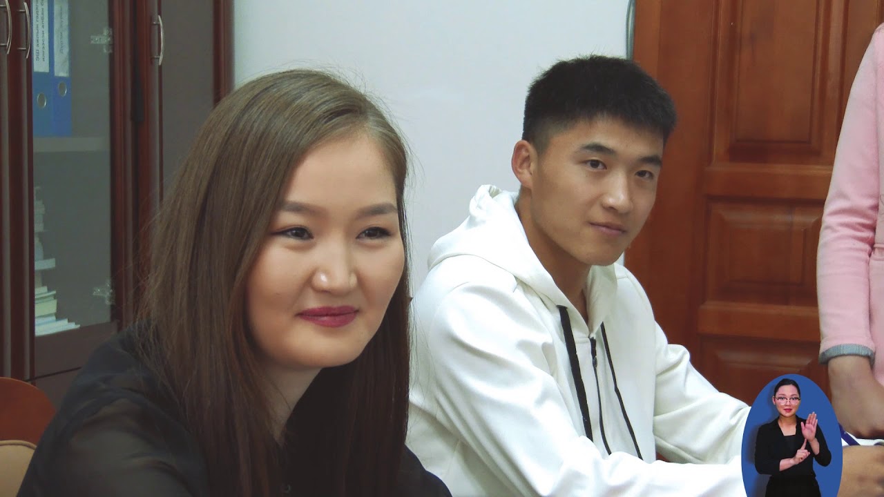 MNUE ENGLISH - YouTube